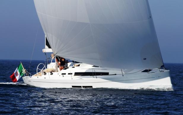 Solaris 37, un “pequeño-grande” de nivel – Panorama Náutico