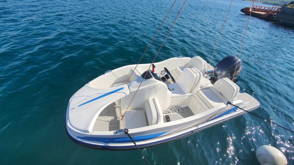 Senjoy 365. Como una moto acuática pero…¡para cinco! – Panorama Náutico