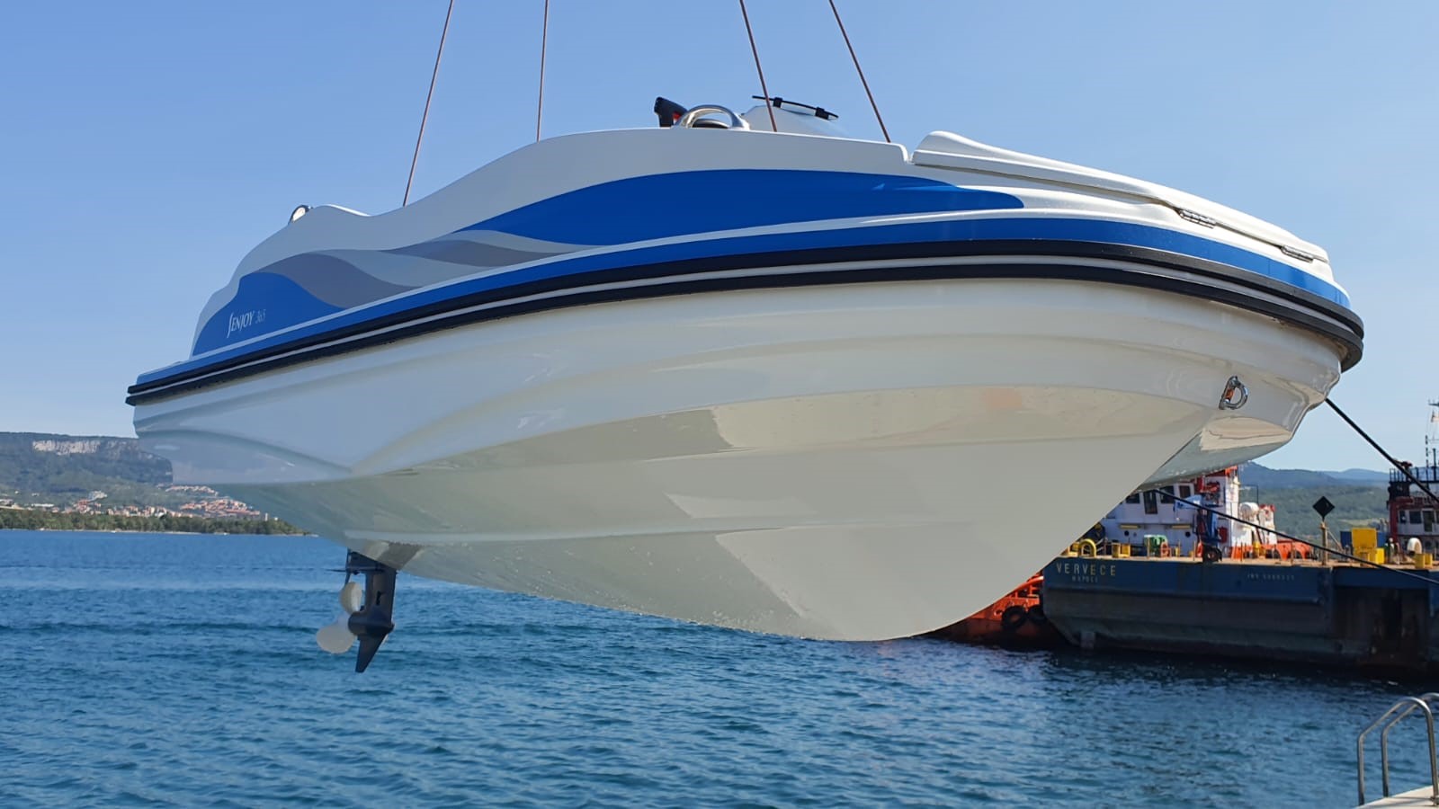 Senjoy 365. Como una moto acuática pero…¡para cinco! – Panorama Náutico