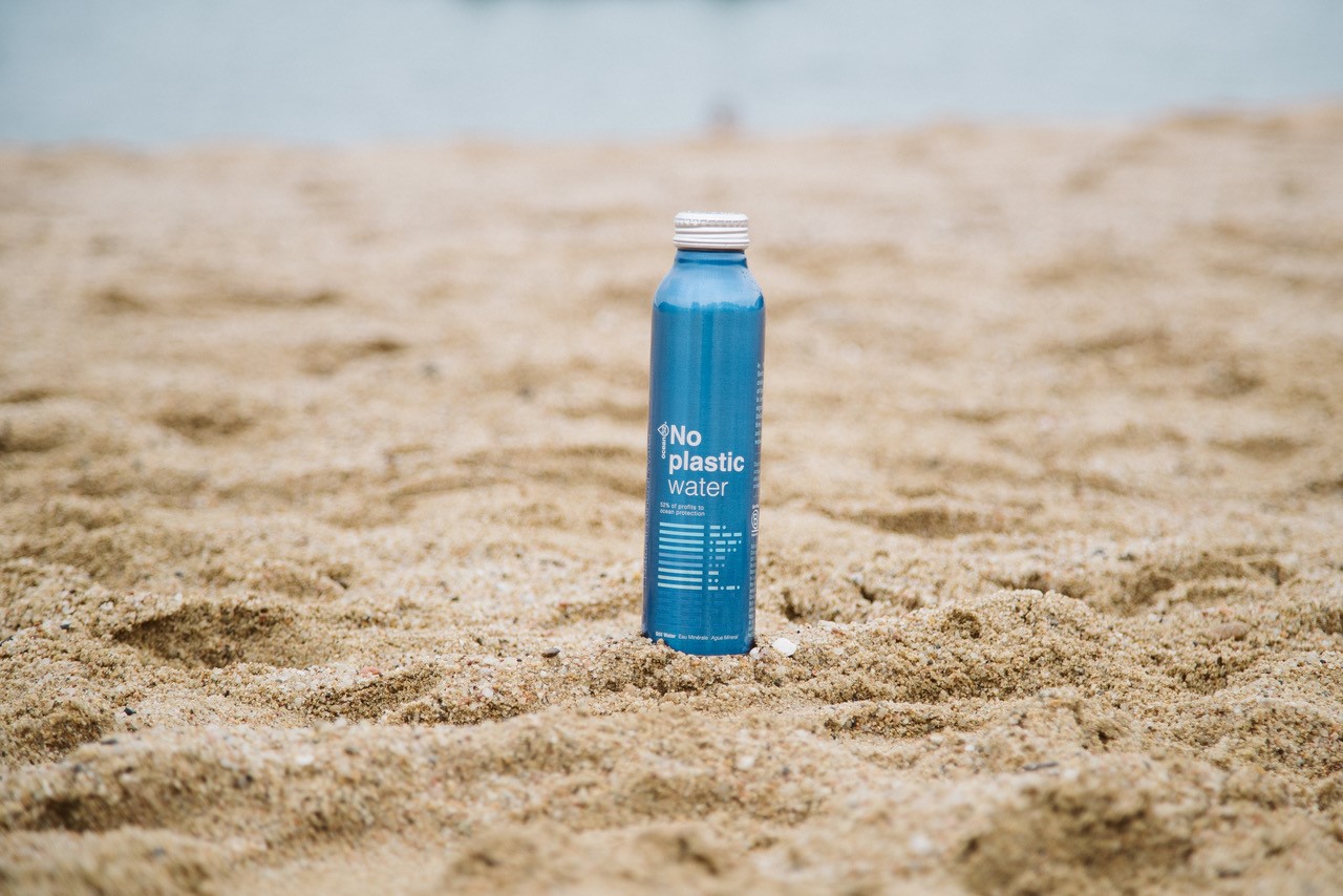 Ocean 52 lanza la primera botella de agua mineral en aluminio ...